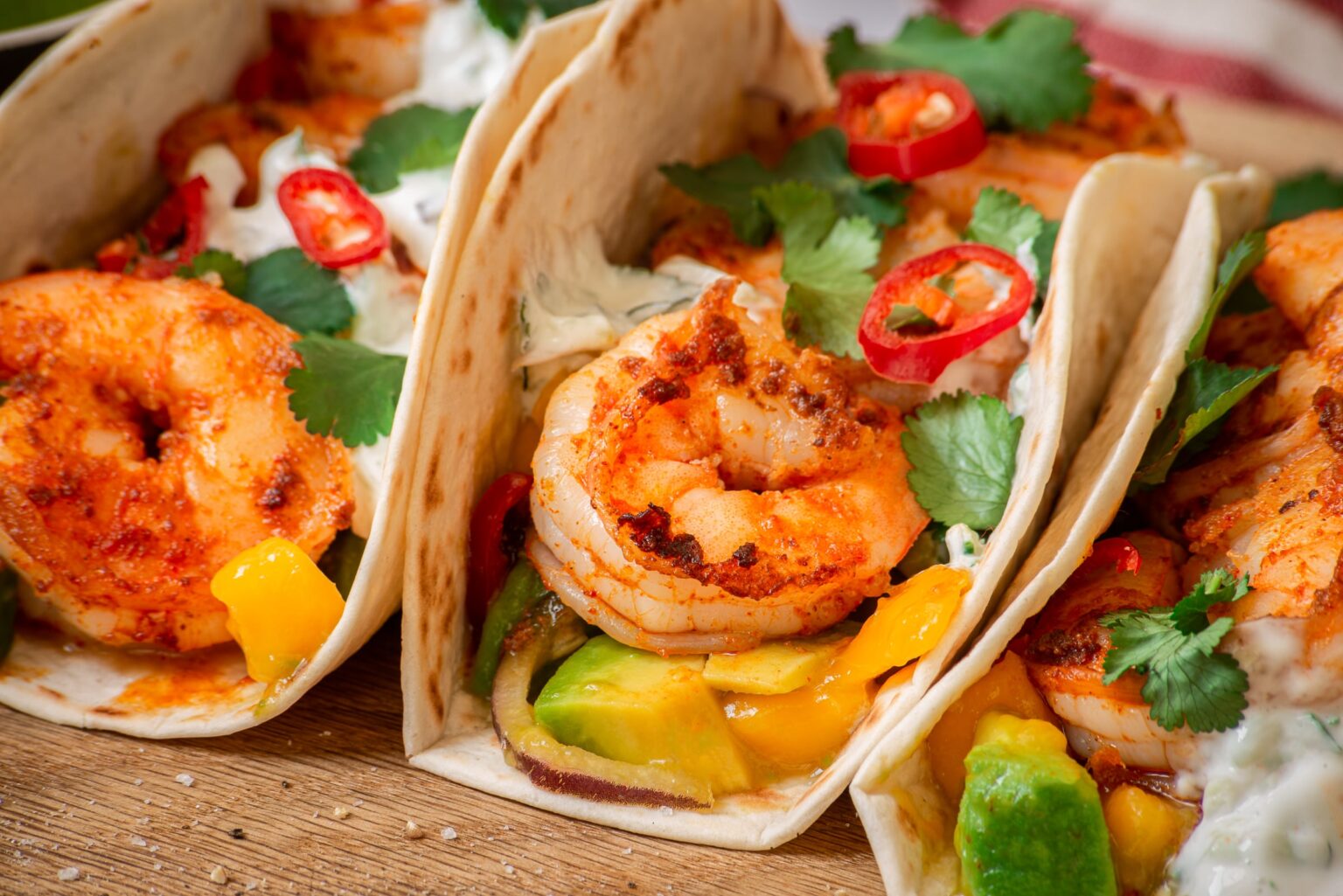 Tacos su krevetėmis ir mangų-avokadų salsa - Receptai. Atradimai ...